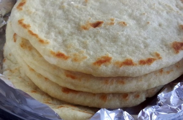 Chicken Gyros with Tzatziki and Flat Bread | Mom-Makes...